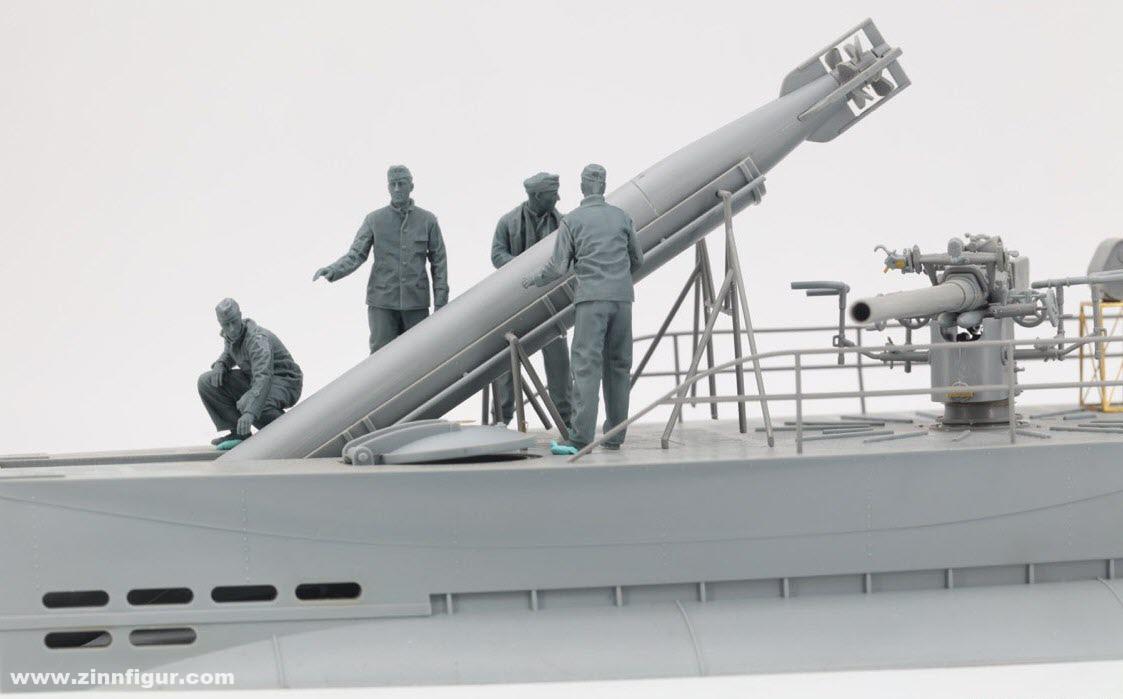 Berliner Zinnfiguren | German Submariners & Commanders Loading Torpedo ...